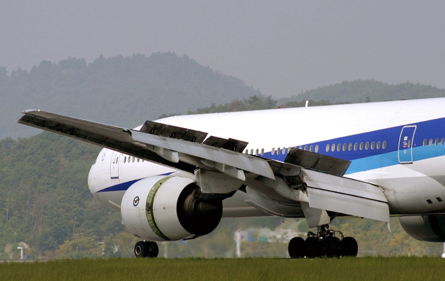 Πώς φρενάρουνε τα αεροπλάνα; - Aeroplanetic